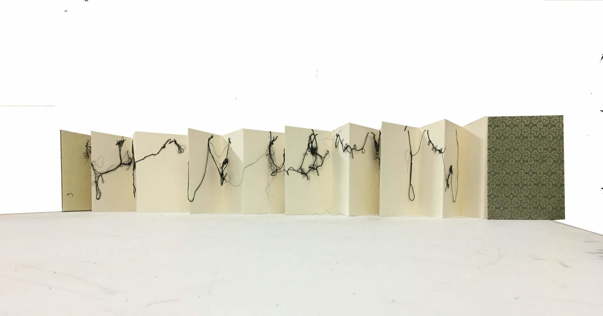 Travessias Assimétricas: escrita e movimento [Asymmetric crossings ...